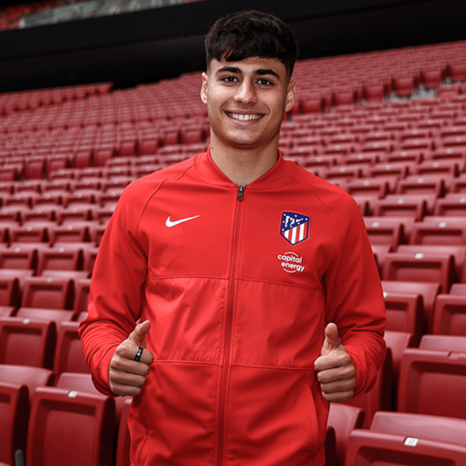 Carlos Martín renueva hasta 2026 - Club Atlético de Madrid · Web oficial