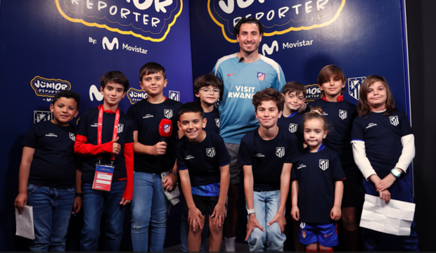 Junior Reporter con Giménez - Club Atlético de Madrid · Web oficial